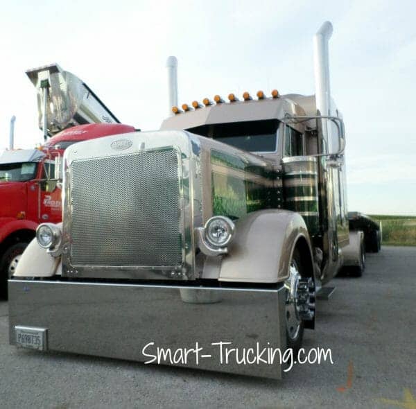 Gray Peterbilt 379 Old School Look - Smart Trucking