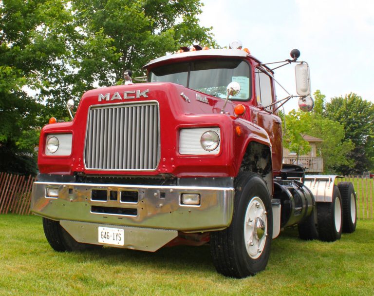 A Collection Of Old School Mack Truck Pictures You Shouldn't Miss!