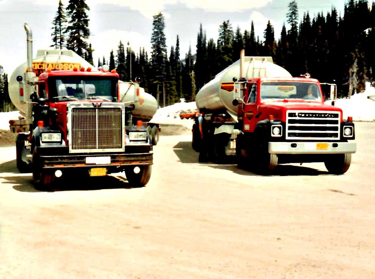 Old Truck Pictures - Classic Big Rigs From The Golden Years Of Trucking