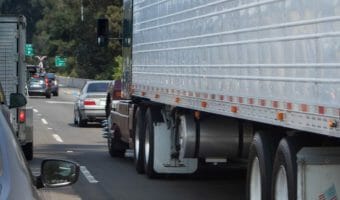 10 Tips to Maintain Traction on Slippery Hills All Truckers Should Know